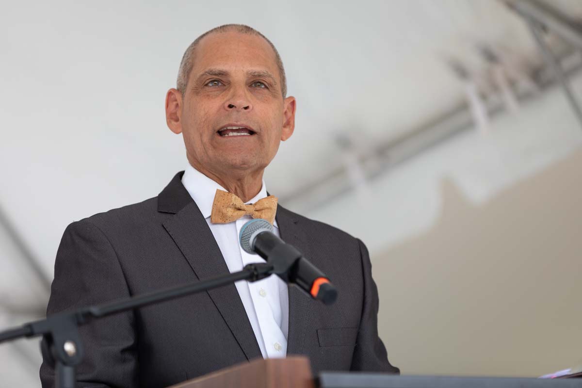 Nombran al presidente de la Universidad Interamericana como comisionado ...